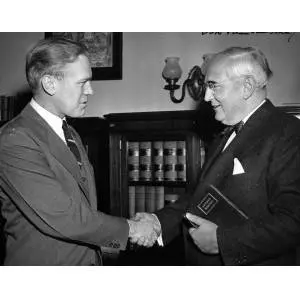 Photograph of Michigan Senator Arthur Vandenberg Welcoming New ...