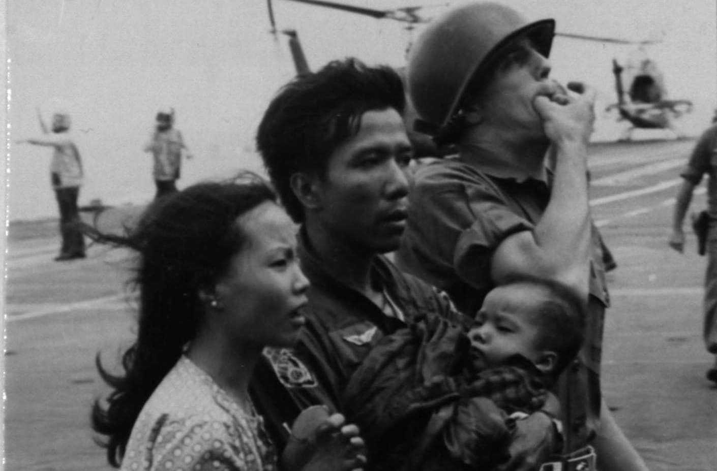 279 - Operation Frequent Wind (1975 evacuation of Phnom Penh and Saigon ...