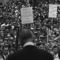 Public Reactions: Signs of support - DocsTeach