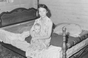 Mrs. Walter Rose, wife of miner, and her baby - DocsTeach