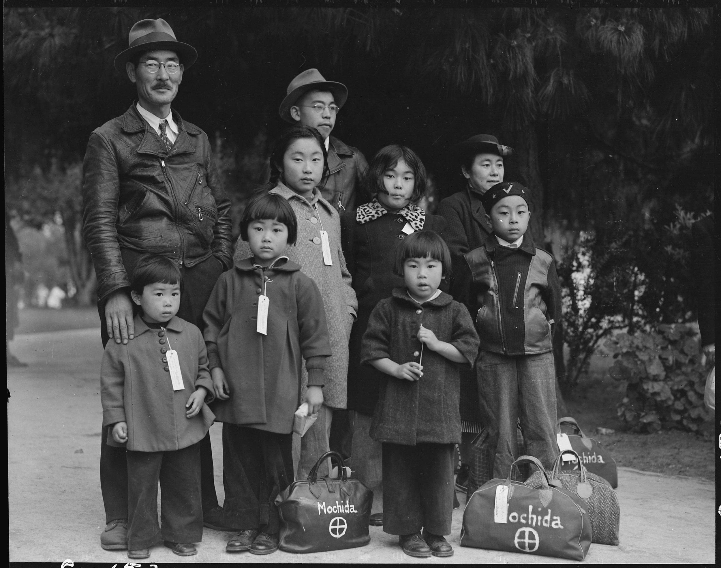 Members of the Mochida Family Awaiting Evacuation - DocsTeach