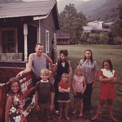 Photograph of the Jerry Rainey Family - DocsTeach