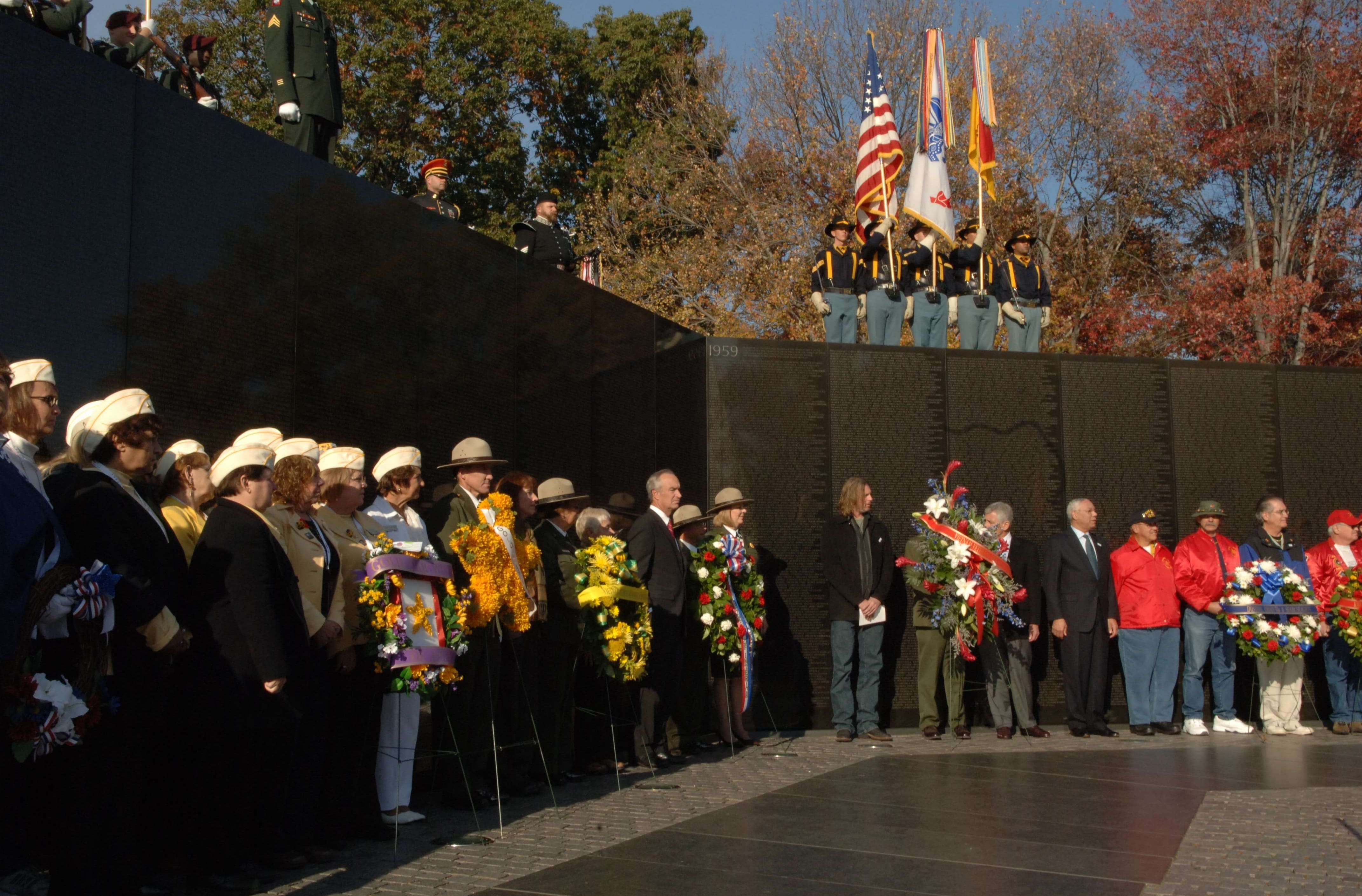 Veterans Day ceremony [and aftermath] at the Vietnam Veterans Memorial ...
