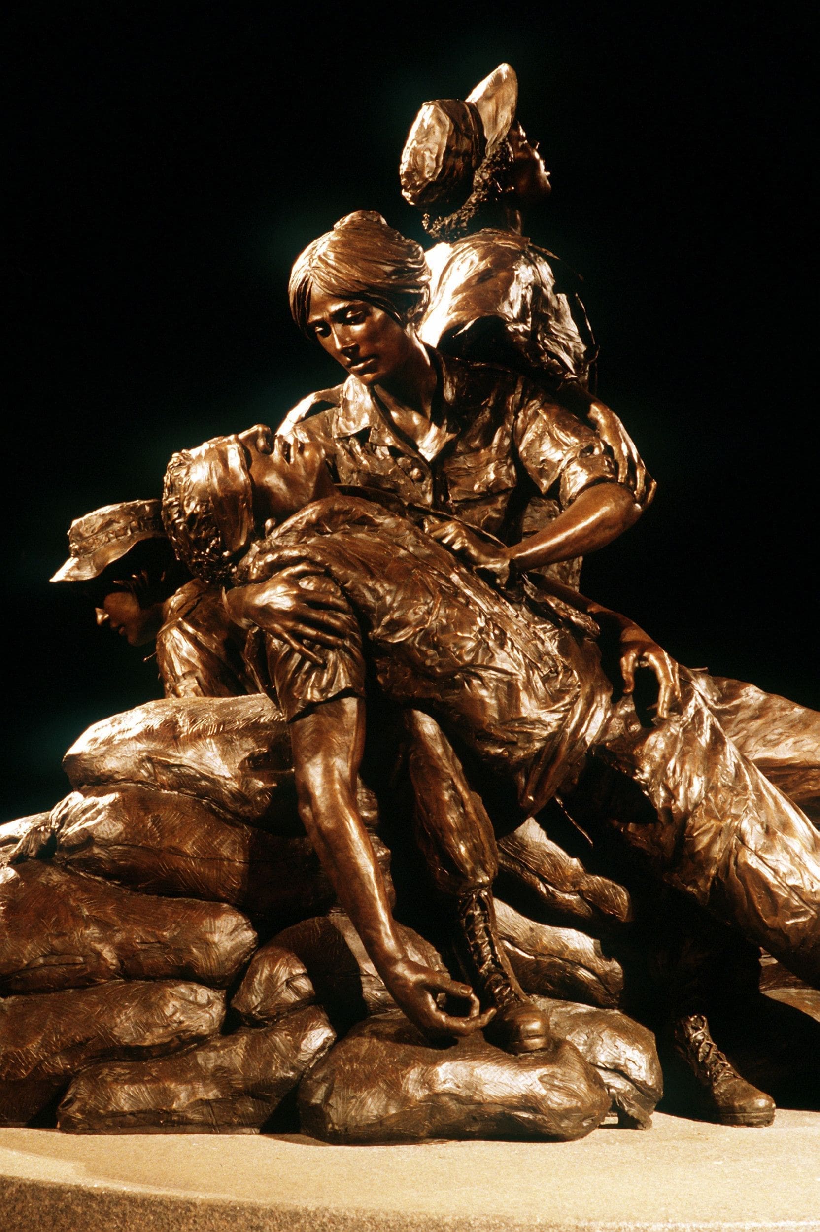 The Vietnam Womens Memorial on the Mall - DocsTeach